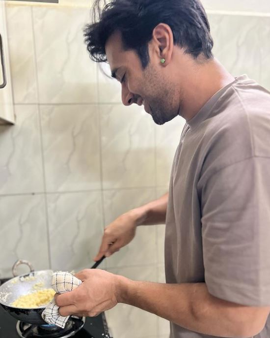 Pulkit Samrat ने ससुराल में निभाई पहली रसोई की रस्म, Kriti Kharbanda ...