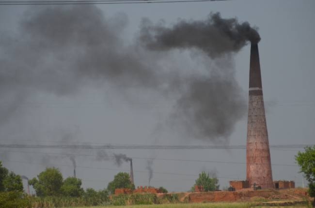 साहब बागपत के ईंट-भट्ठे प्रदूषित कर रहे आबोहवा