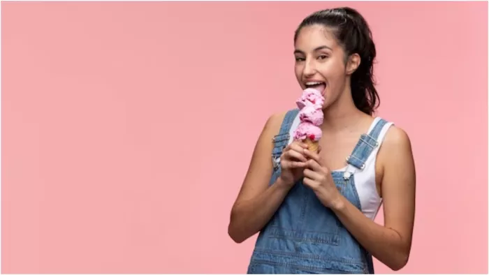 Binge Eating Ice Cream: हद से ज्यादा आइस्क्रीम खाने से क्या होता है ...