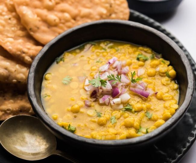 Dal Pakwan History: कैसे एक साधारण रोटी बनी सिंधी नाश्ते की शान? पढ़ें ...