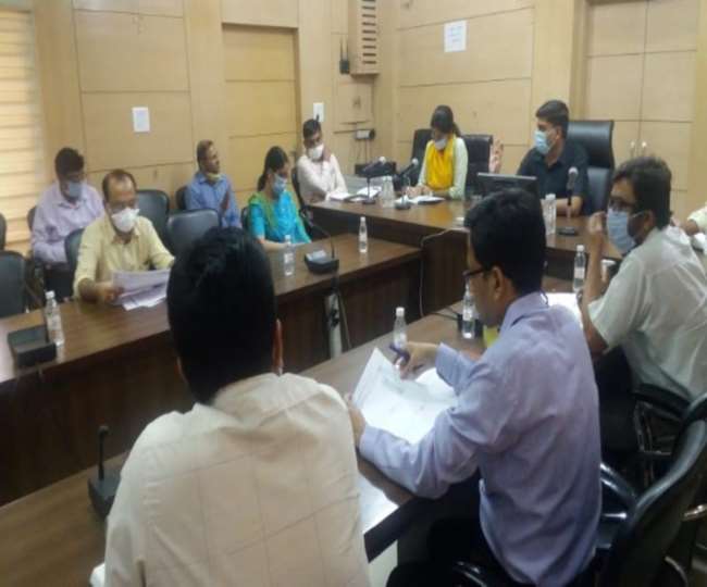 Lockdown 40 मेरठ में बाजार खुलेगा या नहीं डीएम और व्यापारियों के बीच ...