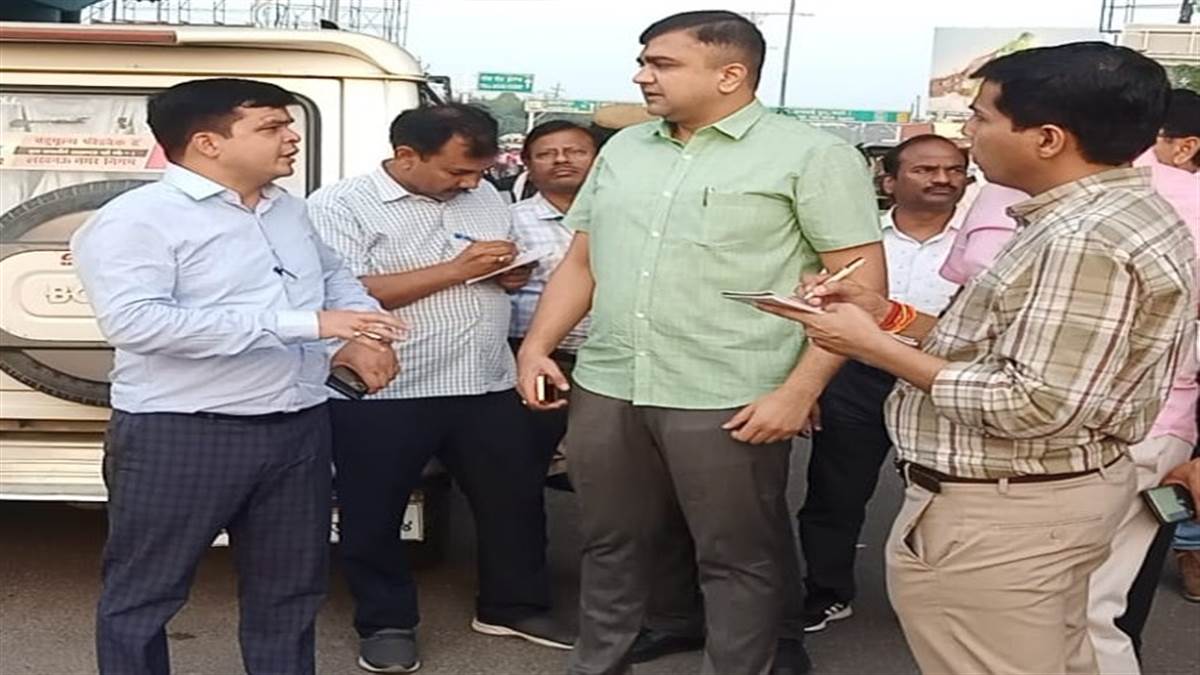 Lucknow News डीएम ने परखी तीसरी ग्राउंड ब्रेकिंग सेरेमनी की तैयारी देश ...