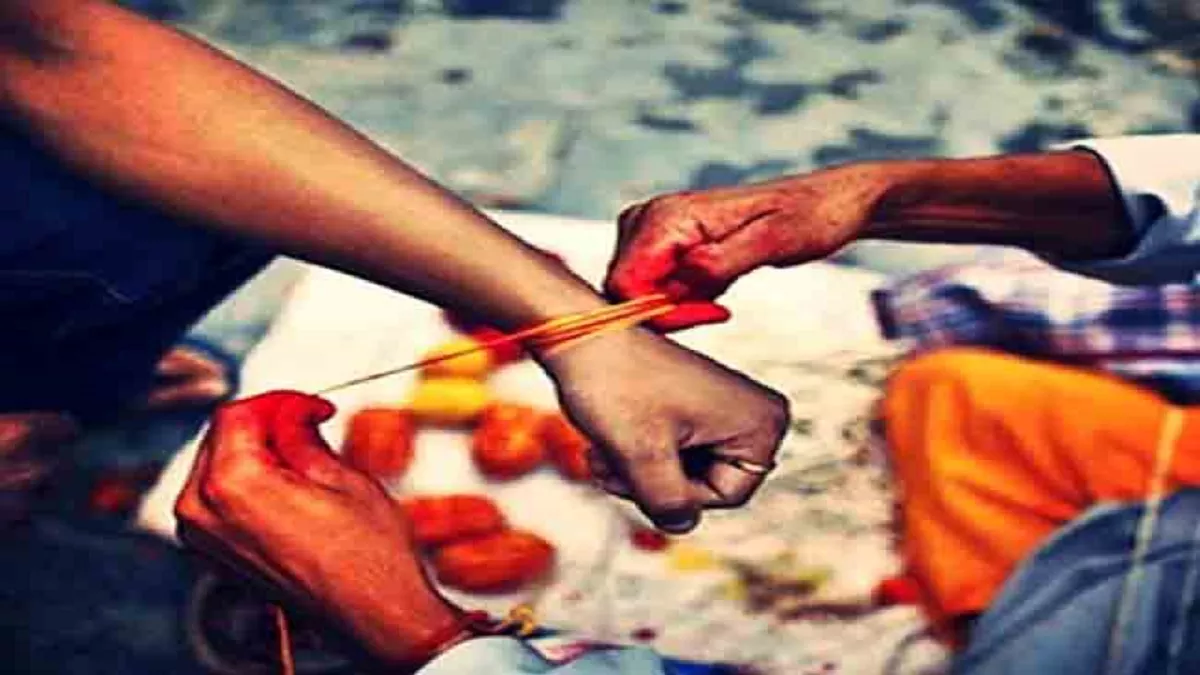 Kalawa Rules: इन 2 राशियों को नहीं बांधना चाहिए लाल कलावा, शनि देव हो ...