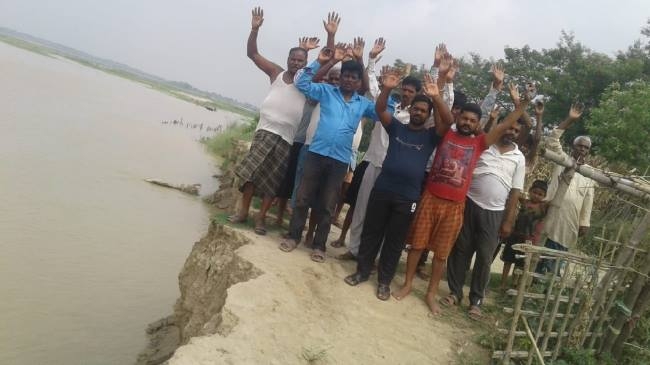कमला के कटाव से भयभीत हैंभकुआ व चतरा के लोग
