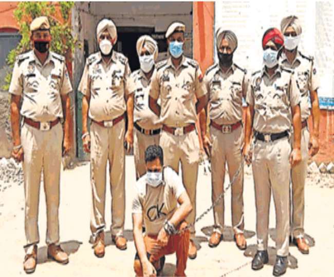 गुरदासपुर में मोहित नंदा का एक हत्यारा गिरफ्तार 50 हजार रुपये के लिए की ...
