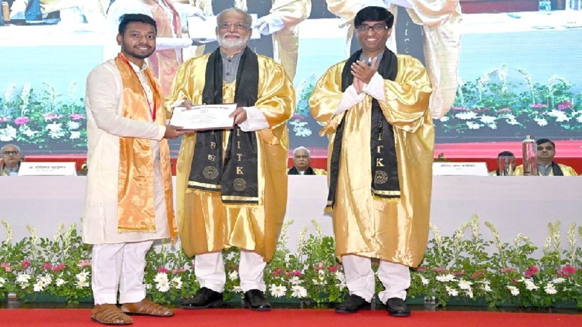 IIT Kanpur Convocation: आइआइटी में पदक व डिग्री मिलते ही झूम उठे ...