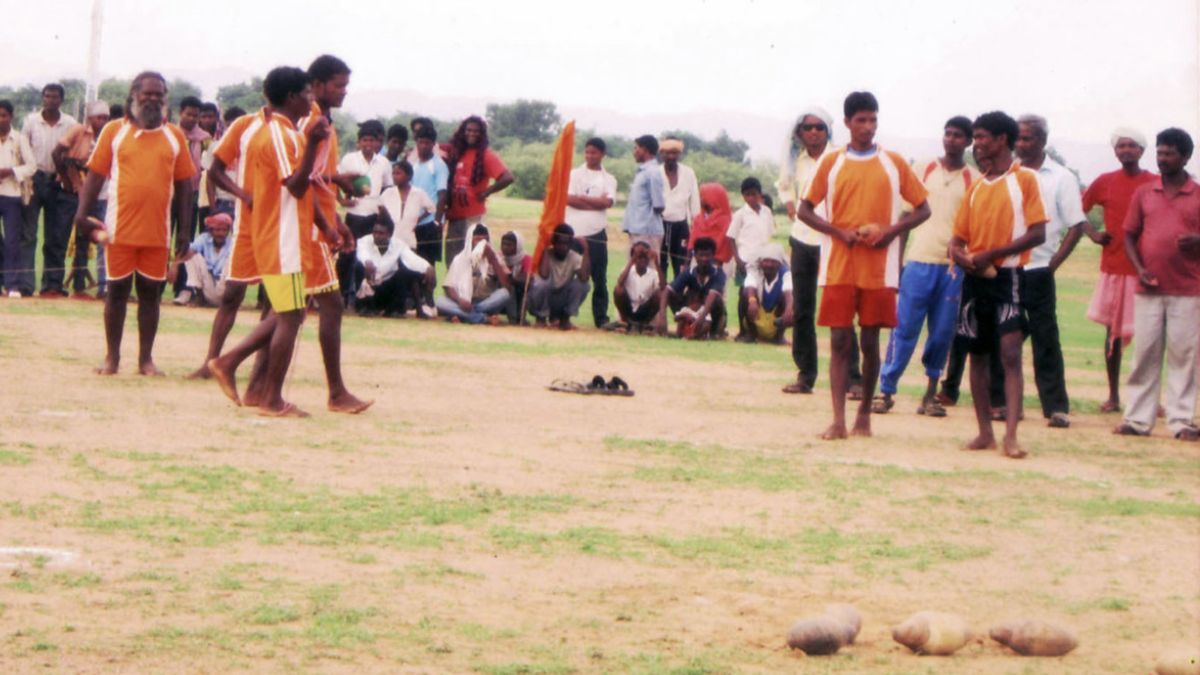 Tribal Game: बारिश के लिए यहां लोग खलते हैं सेकोर... जानिए, आदिवासियों ...