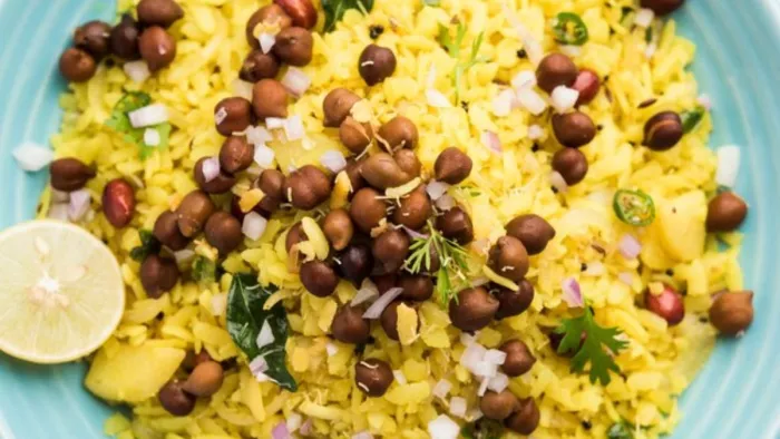 भीगे हुए पोहे से बनाएं ये 7 डिशेज, बड़े ही नहीं, बच्चे भी करेंगे खूब ...