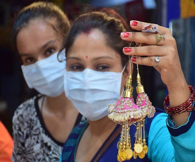 रक्षाबंधन के लिए सजीं राखी की दुकानें बाजारों में बढ़ी रौनक Hathras ...