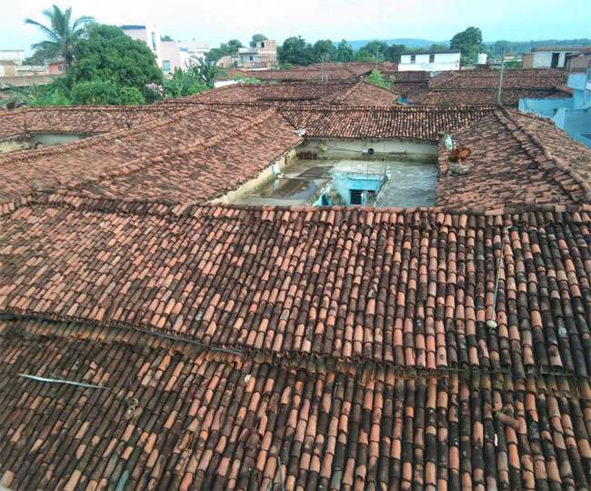 इस गांव की शान हैं आलीशान कच्‍चे मकान, भव्‍यता व सुंदरता की सब करते हैं ...