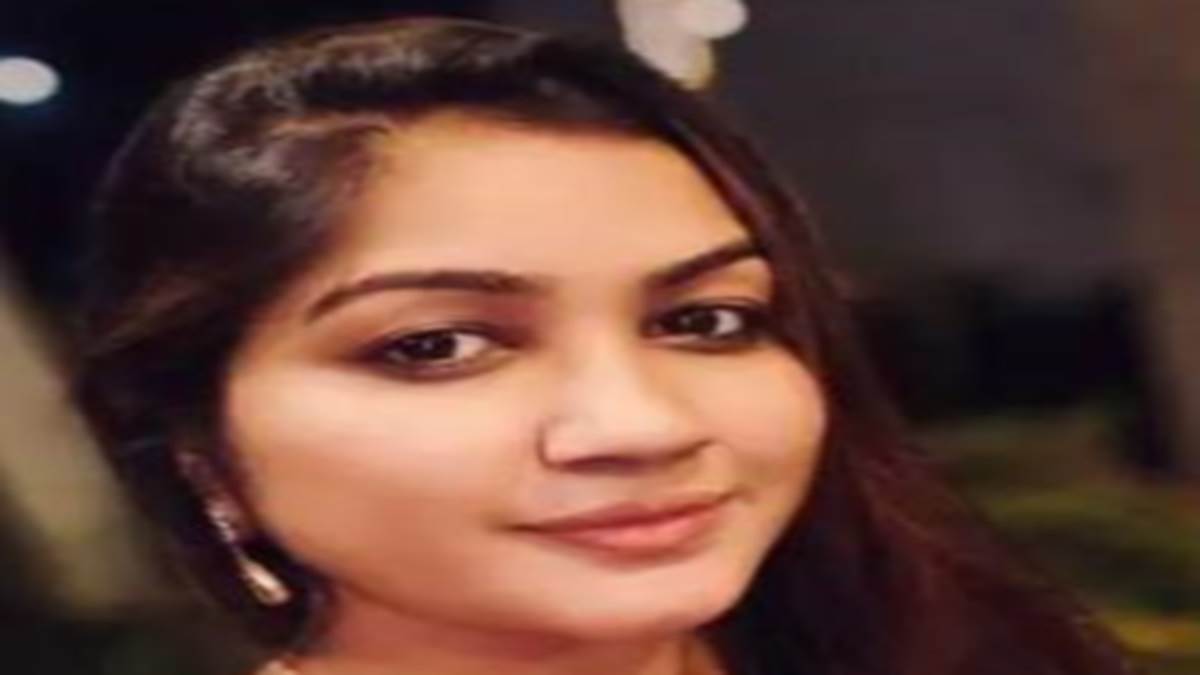 Gujarat: गुजराती गायिका वैशाली बलसारा की हत्या, कार में मिला शव - Gujarati singer Vaishali ...