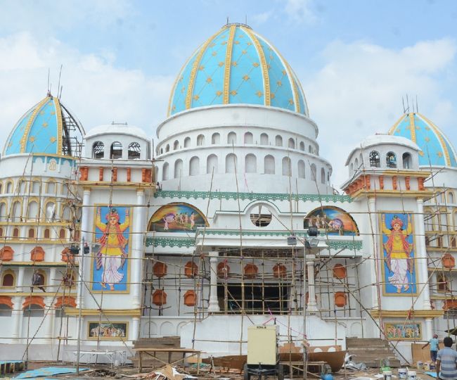 Navratri 2022: सज गया माता का दरबार, कहीं अमरनाथ गुफा तो कहीं इस्कान ...