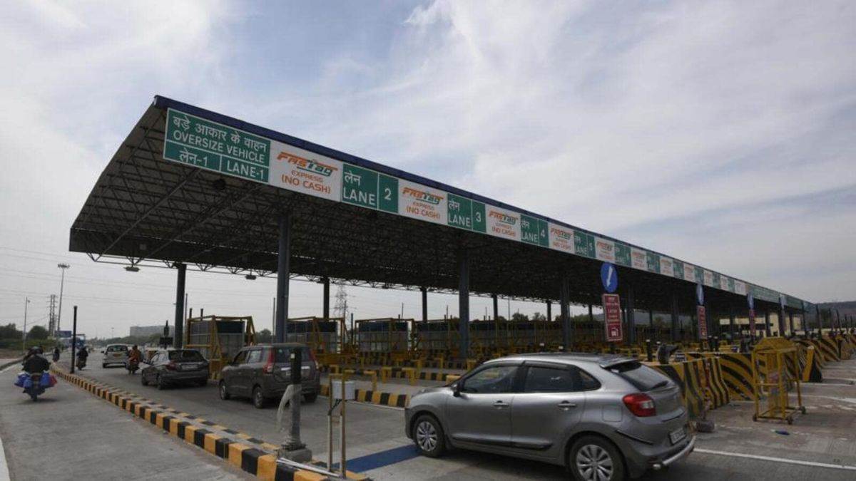 एक महीने की फीस में 101 साल का बना लिया टोल पास, NHAI की वेबसाइट हैक कर ...