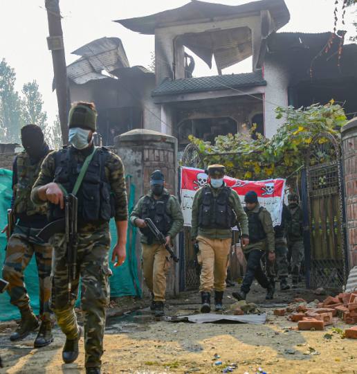 जैश का नेटवर्क तैयार कर रहे पाकिस्तानी इलियास सहित दो आतंकी ढेर - two ...