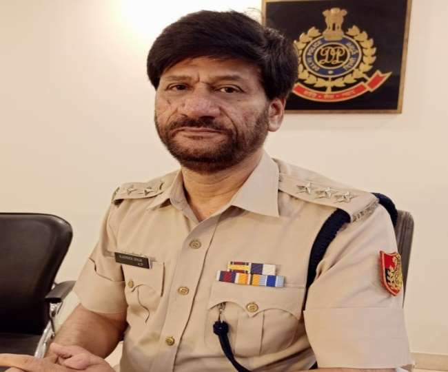 दिल्ली पुलिस के तेजतर्रार अधिकारियों में शुमार एसीपी राजेंद्र सिंह हुए ...