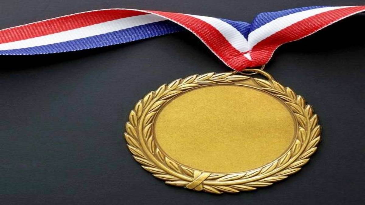 आंध्र प्रदेश के उस्मानिया विश्वविद्यालय के टॉपर को स्वर्ण पदक देने से ... आंध्र प्रदेश के उस्मानिया विश्वविद्यालय के टॉपर को स्वर्ण पदक देने से ...