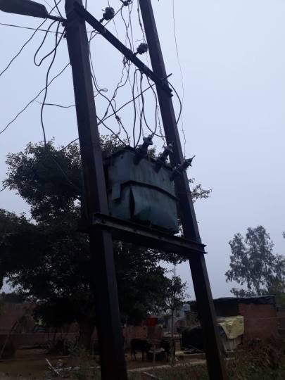 तेज धमाके के साथ फटा ट्रांसफार्मर, लाइनमैन समेत चार झुलसे - the ...