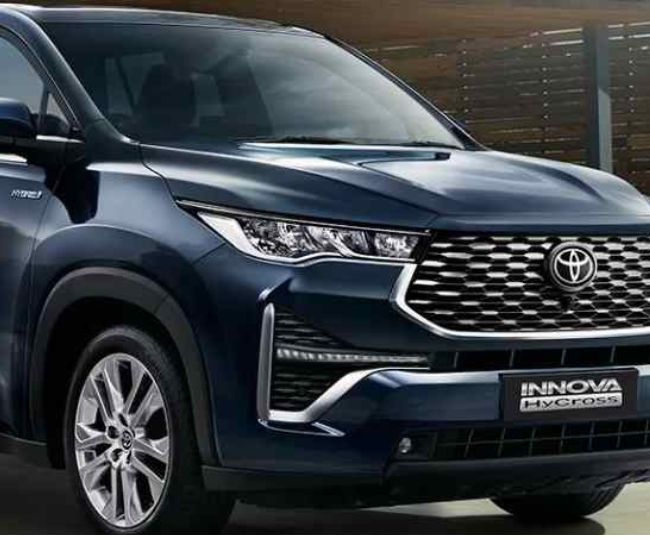 Toyota Innova Hycross को मिलेगी इन गाड़ियों से टक्कर जानें कौन कितनी ...