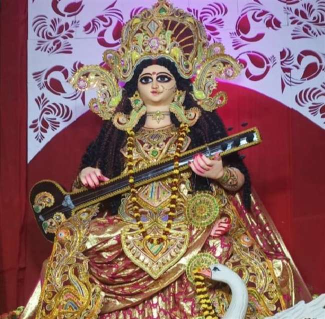 वसंत पंचमी पर सजे वाग्देवी के दरबार, शुभ मुहूर्त में पूजन-अनुष्ठान और ...