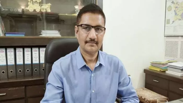 IAS Rakesh Kumar Singh: देर रात हुआ तबादला, आरके सिंह बने कानपुर के नए डीएम - UP IAS Transfer RK ...