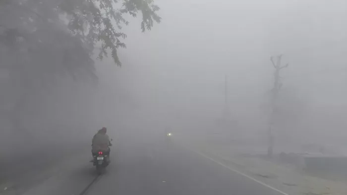 Bihar Weather Today: बिहार के 10 जिलों में बदलेगा मौसम का मिजाज, एक ...