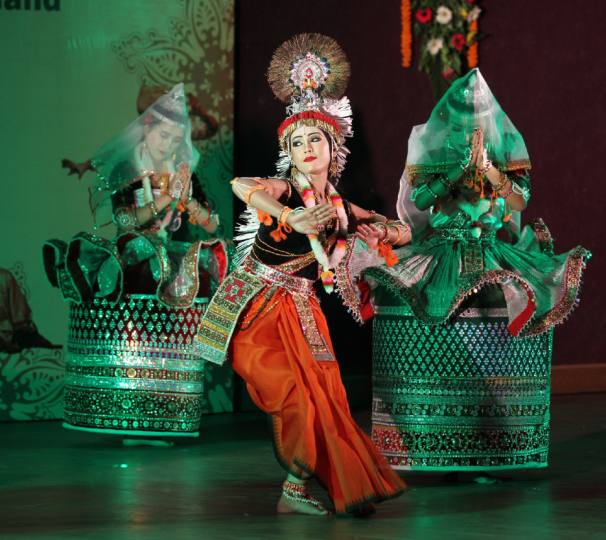 मणिपुरी रासलीला ने दिखाया कृष्ण, राधा और गोपियों का दिव्य प्रेम