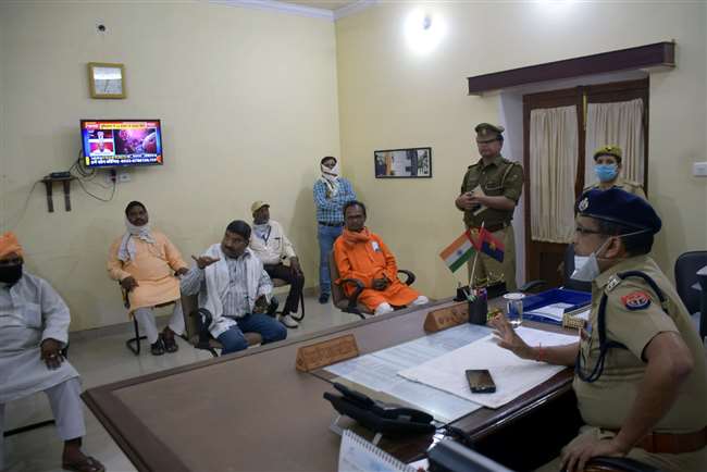 Lockdown in Gorakhpur : एसएसपी ने कहा-सूचना के संवाहक हैं कर्मयोगी ...