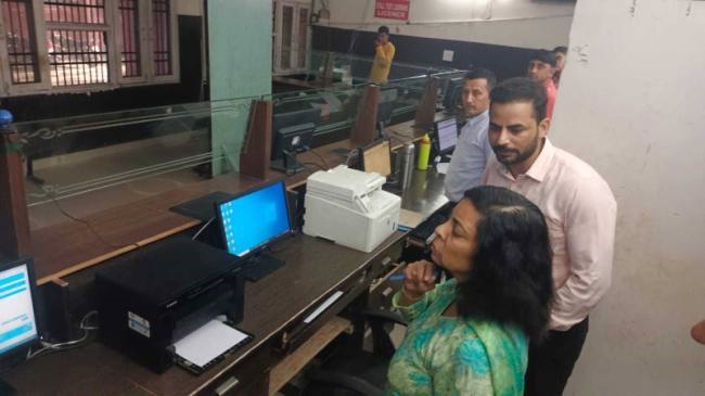 अंबाला मंडलायुक्त ने किया तहसील का औचक निरीक्षण - Ambala Divisional ...