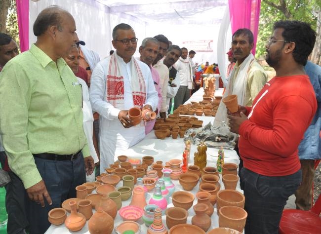 माटीकला की श्रेष्ठ कृतियों के लिए सम्मानित हुए कारीगर - Artisans ...