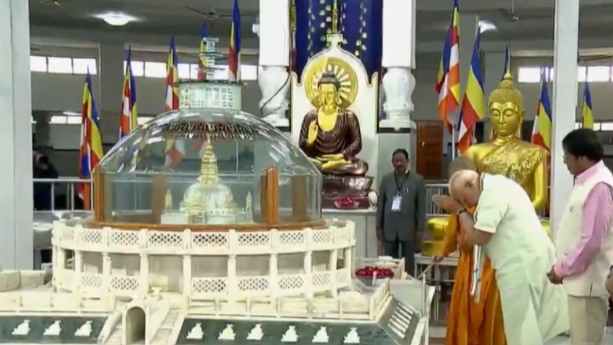 प्रधानमंत्री बनने के बाद पहली बार संघ मुख्यालय पहुंचे मोदी, RSS ...