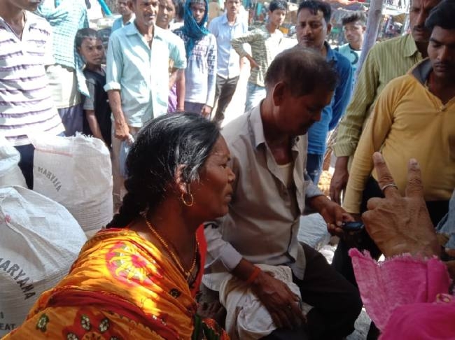 उचक्कों ने उड़ाये चौकीदार के दो लाख रुपये