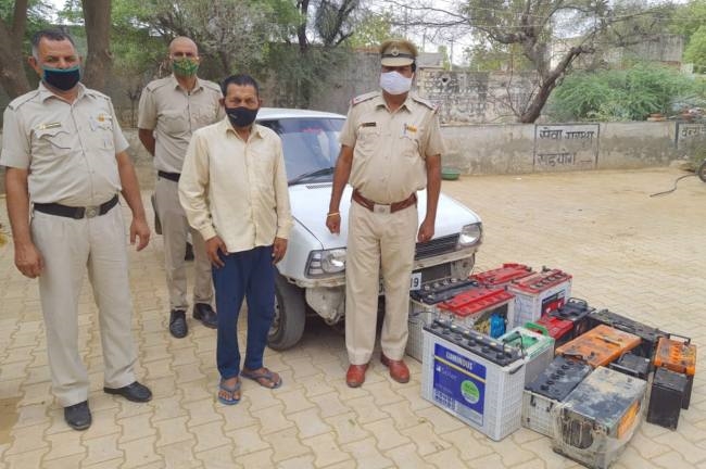 अंतरराज्यीय बैटरी चोर का एक सदस्य गिरफ्तार, 22 बैटरियां, कार बरामद ...
