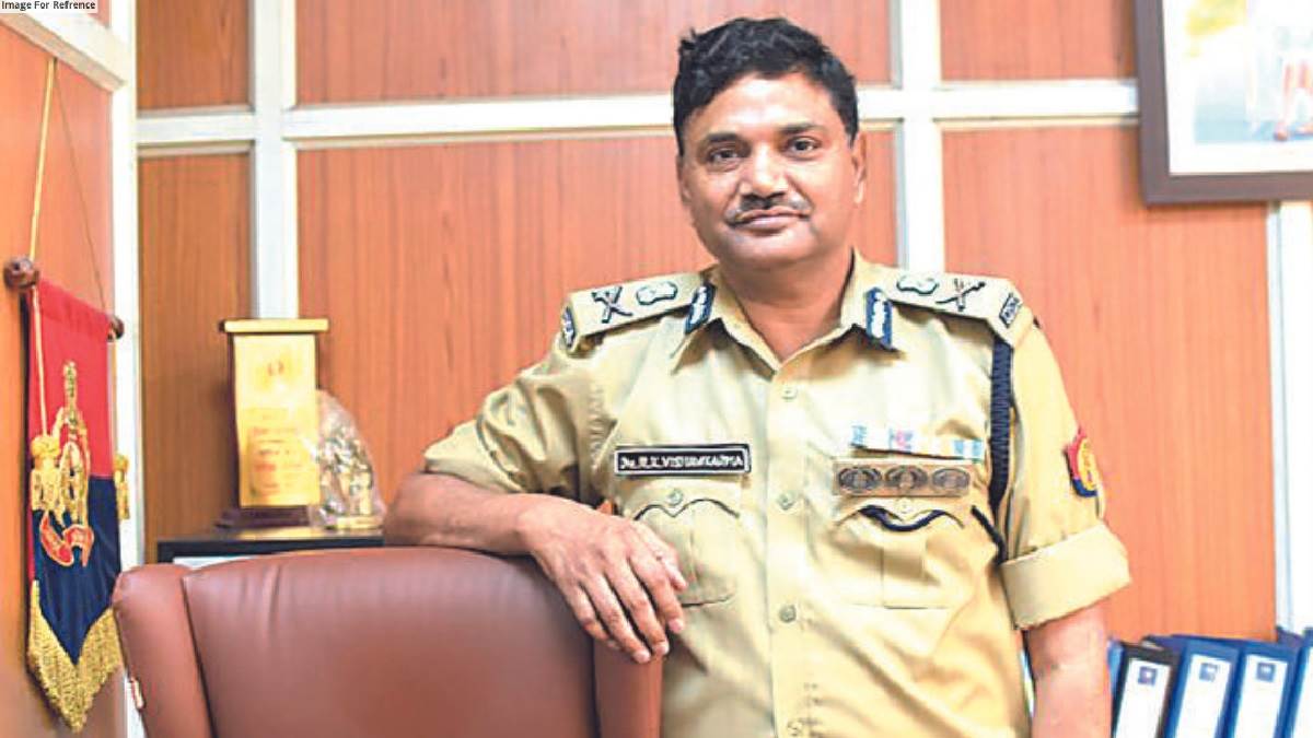 UP New DGP: डीजीपी आरके विश्वकर्मा कार्यकाल 31 को होगा पूरा, IPS विजय को म‍िल सकती है यूपी पुल ...