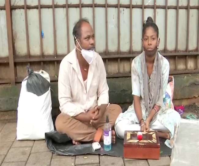Maharashtra: मुंबई के फुटपाथ पर रहने वाली अस्मा ने 10वीं में हासिल किए ...