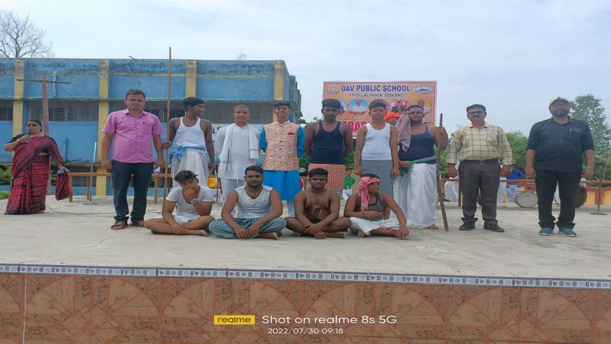 गोदान के पात्रों को छात्र-छात्राओं ने किया जीवंत - The characters of ...