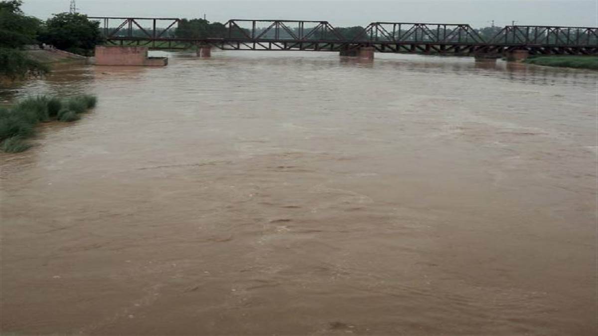 मारकंडा नदी में आया आठ हजार क्यूसिक पानी, कई गांवों की फसल फिर प्रभावित ...