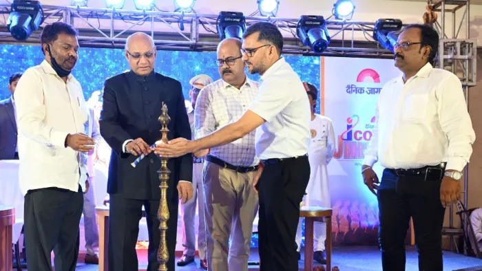 झारखंड आइकन अवार्ड से कई हस्तियां सम्मानित, राज्यपाल और शिक्षा मंत्री ...