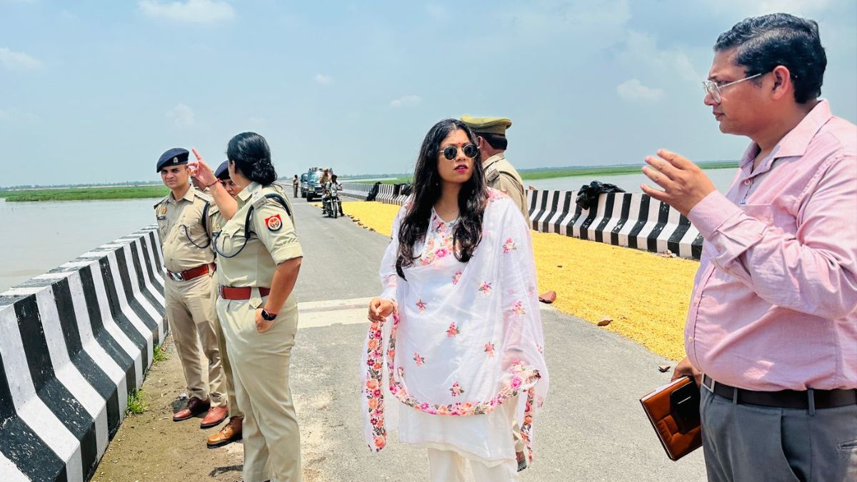 Medha Roopam: पिता मुख्य चुनाव आयुक्त और पति IAS, जानिए कौन हैं नोएडा ...