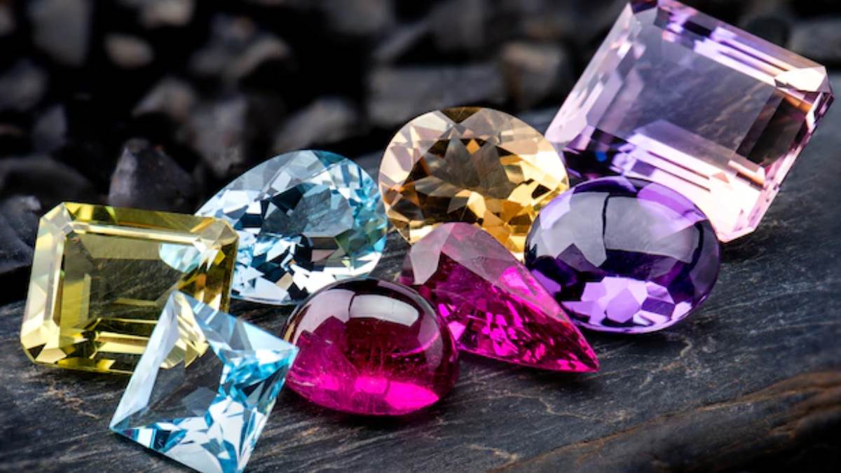 Gems For Money: पैसों की तंगी से छुटकारा पाने के लिए पहनें ये रत्न ...