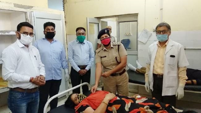 कोरोना काल में रक्तदान करना है सराहनीय कार्य : ममता सौदा - Donating ...