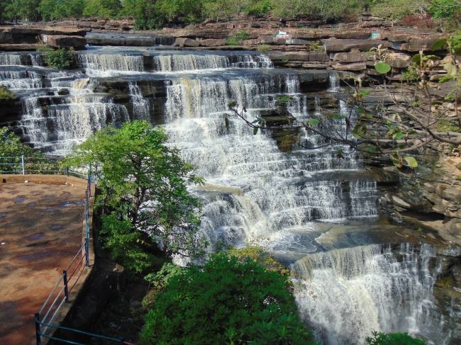 छह माह बाद सैलानियों के लिए खुला राजदरी, देवदरी जलप्रपात - Rajdari ...
