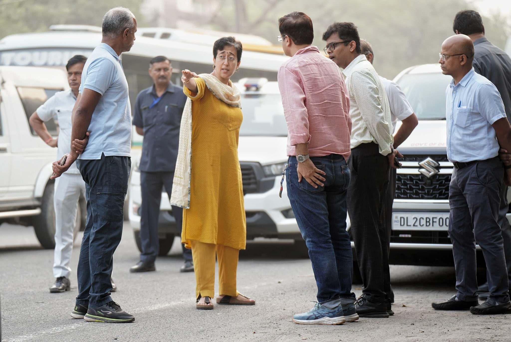 दिल्ली के लिए अच्छी खबर: युद्धस्तर पर शुरू हुआ सड़कों को दुरुस्त करने ...