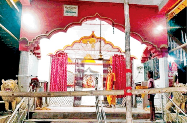प्रखंड पर्यटन दर्शनीय बिहार : शिवहर के राजदेवी मंदिर में पहुंचते हैं ...