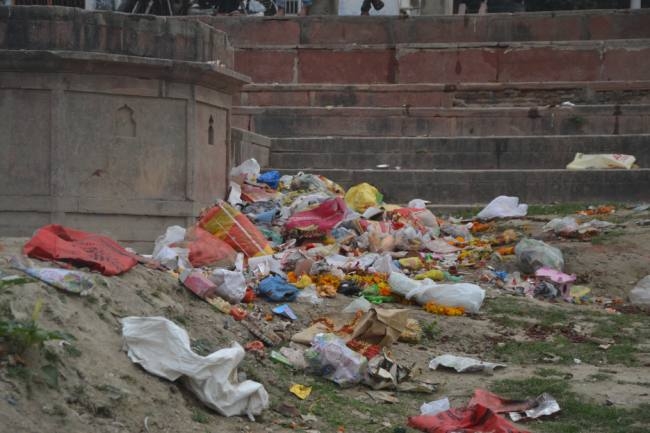 कूड़े और धूल से लोगों का जीना दुश्वार, नेताजी नहीं दे रहे ध्यान