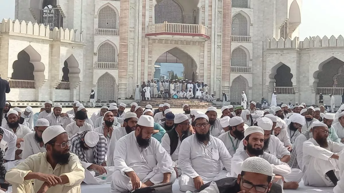 Darul Uloom Deoband: मदरसों के सम्मेलन में उलमा के तल्ख तेवर, अरशद मदनी ...