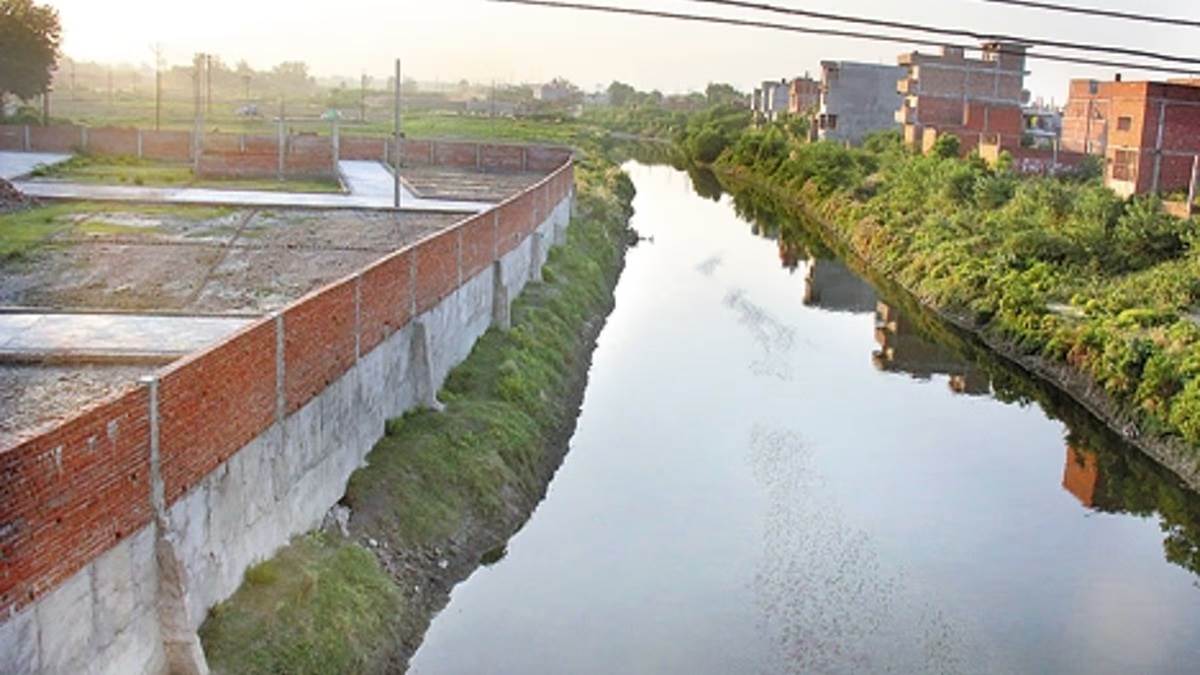 कानपुर में रोक के बावजूद पांडु नदी के डूब क्षेत्र में हो गया कब्जा ...