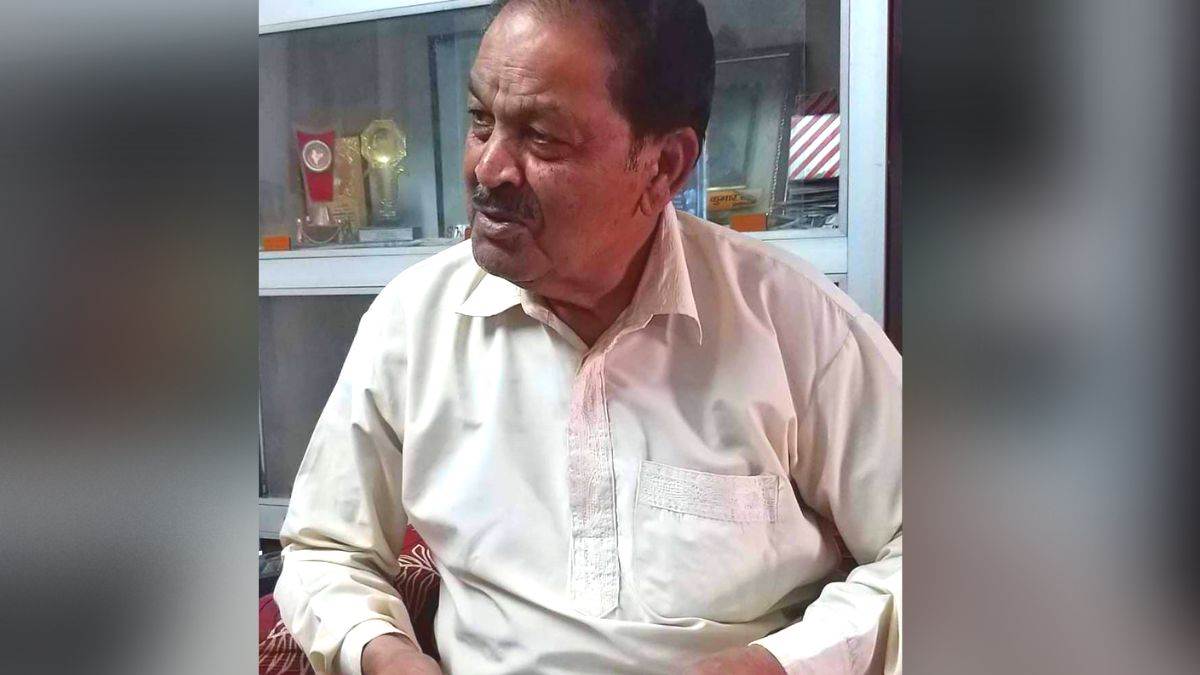 Deoria News: सपा नेता पूर्व एमएलसी राम सुंदर दास का निधन, लंबे समय से ...