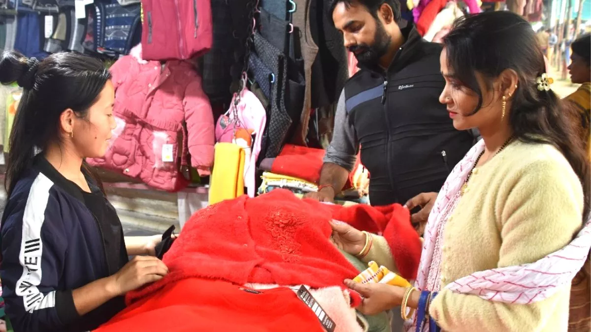 अनोखा है गोरखपुर का तिब्बती बाजार, तीन दशक से लोगों के दिलों पर कर रहा ...