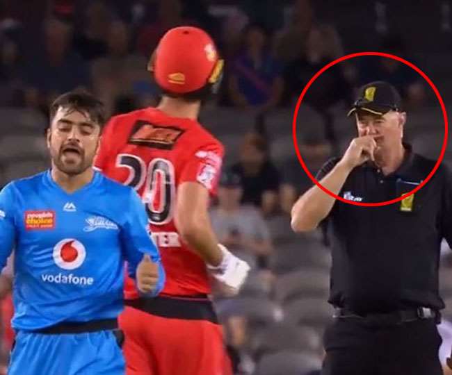 अंपायर ने आउट करने के लिए उंगली उठाई, लेकिन करने लगे नाक साफ; देखें फनी ...