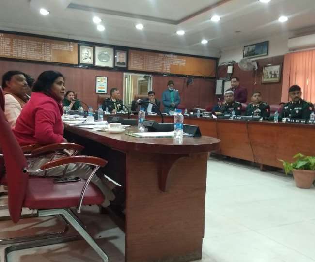 Lucknow Cantonment Board Meeting सीवर कनेक्शन चार्ज पर गरमाया सदन सर्वे ...